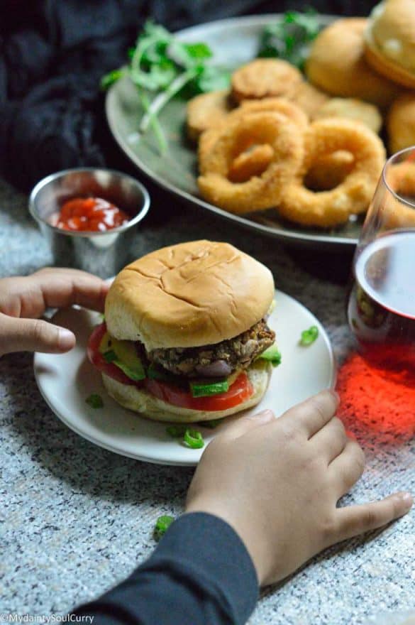 Masala Veggie Burger - My Dainty Soul Curry
