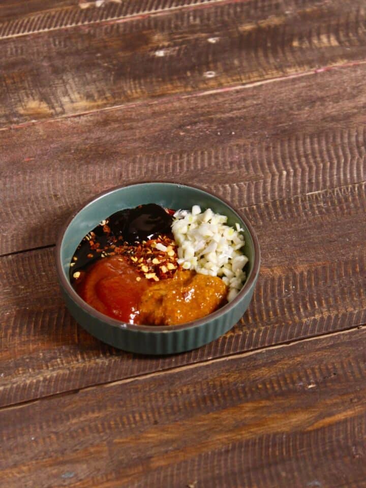 Crispy Fried Dumpling with Spicy Sauce - My Dainty Soul Curry