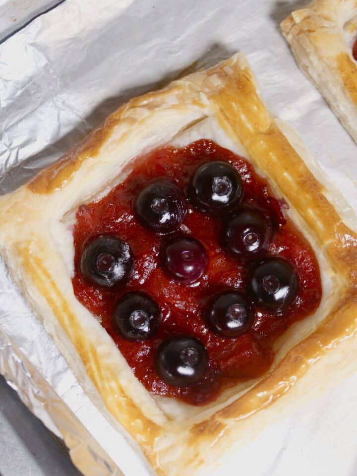 Berry Puffs - My Dainty Soul Curry