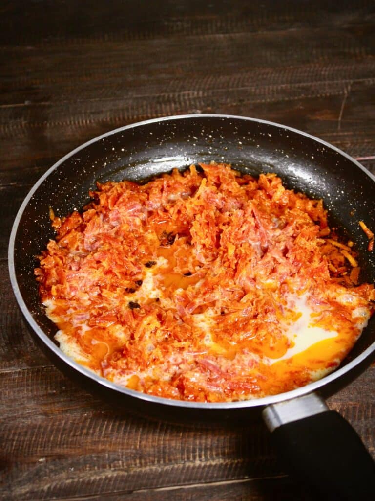 Easy Peasy Carrot Pudding Gajrela - My Dainty Soul Curry