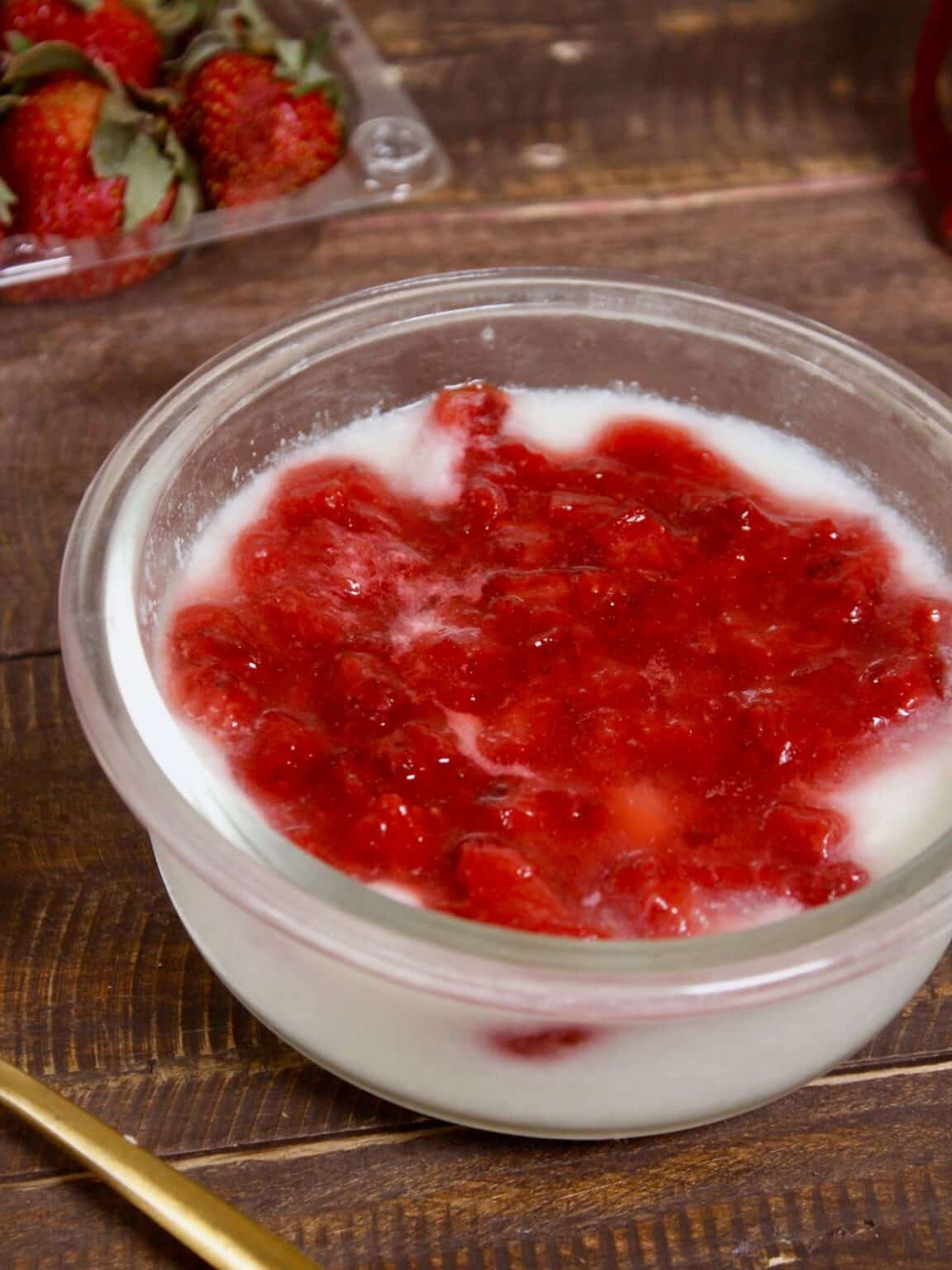 Easy Strawberry Pudding - My Dainty Soul Curry