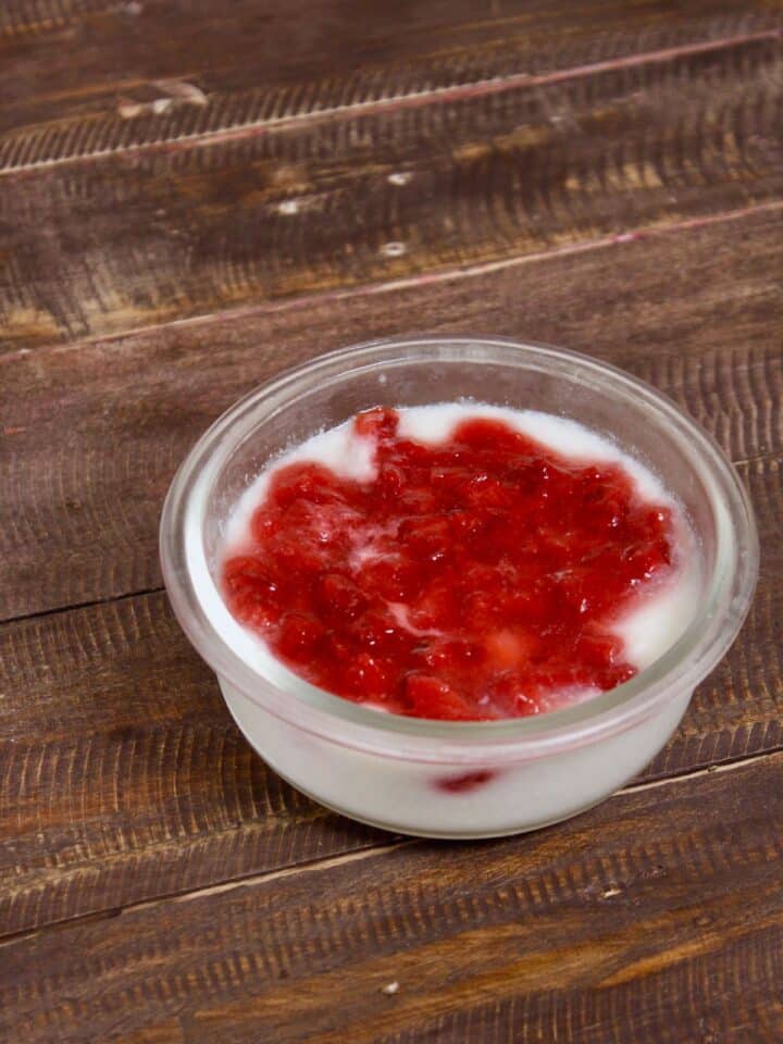 Easy Strawberry Pudding - My Dainty Soul Curry