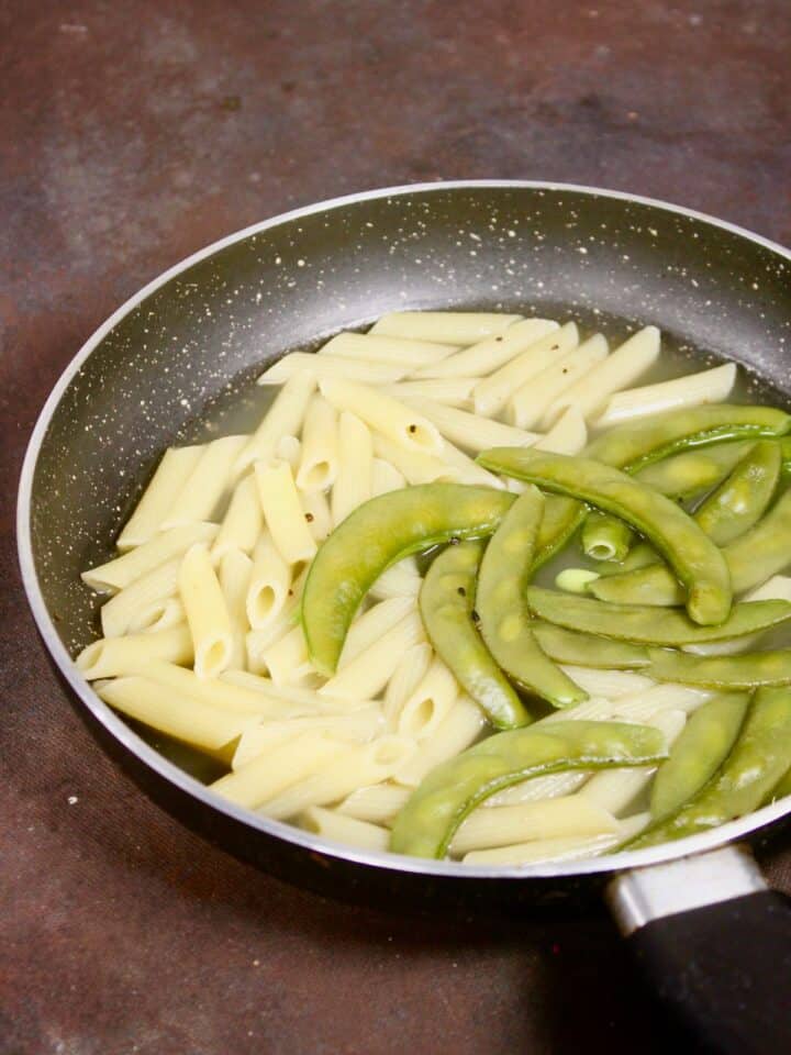 Broad Beans Pasta in White Sauce - My Dainty Soul Curry