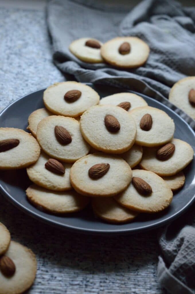 Badam Cookies or Almond Cookies Recipe - My Dainty Soul Curry