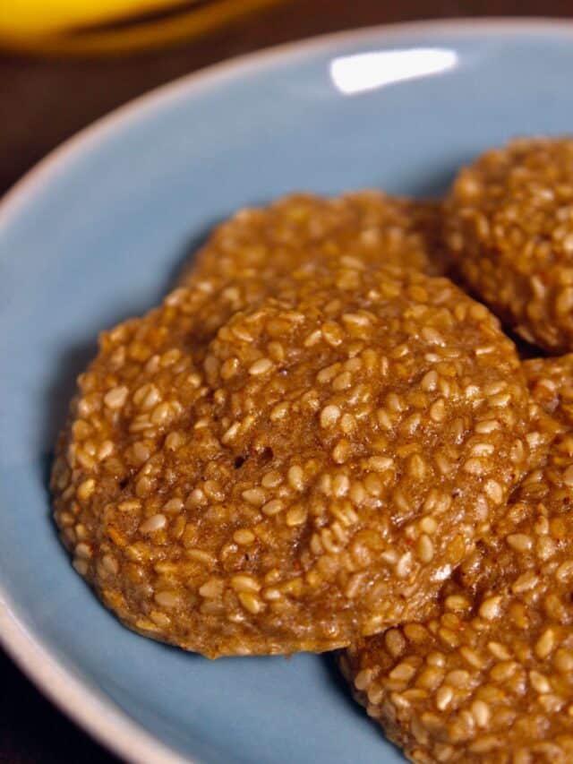 Sesame Banana Breakfast Patties - My Dainty Soul Curry