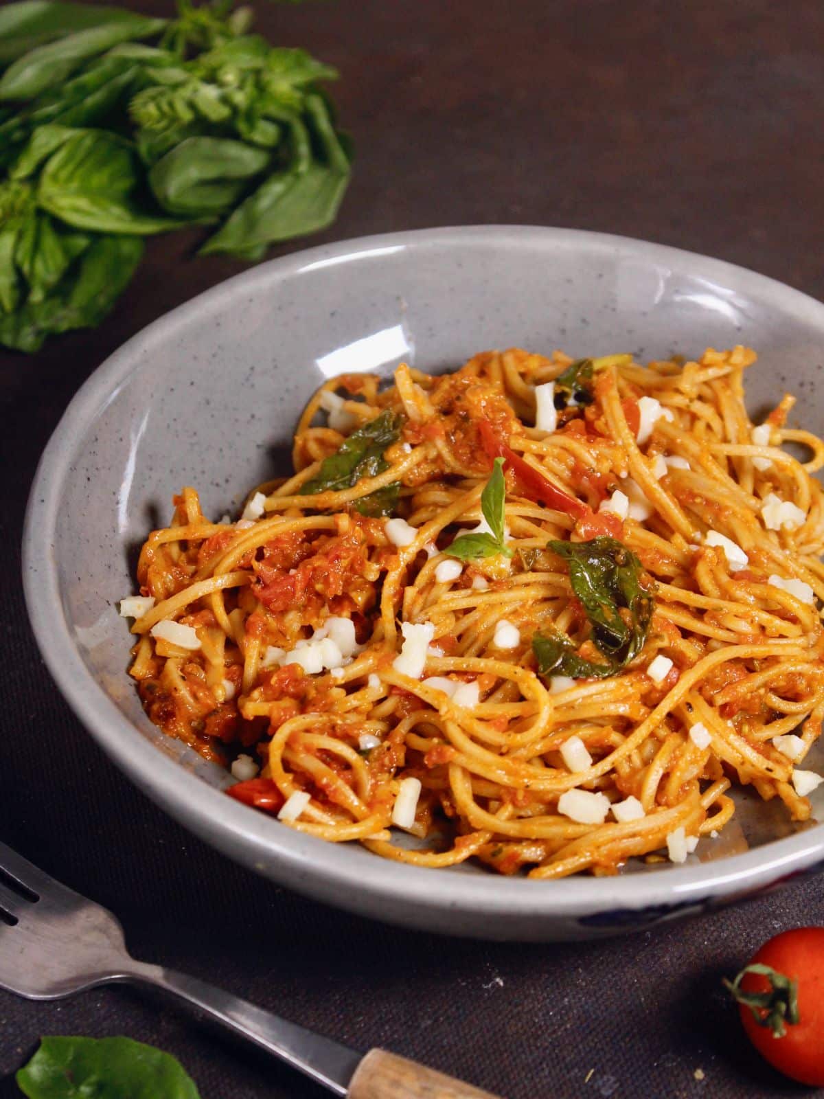 Spaghetti in Tomato Basil Sauce - My Dainty Soul Curry