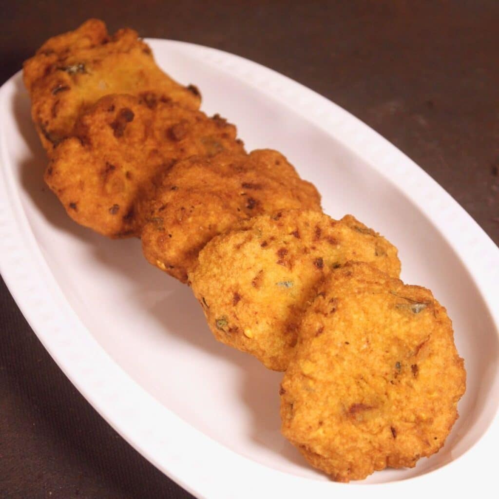 Parippu Vada | Chana Dal Vada - My Dainty Soul Curry