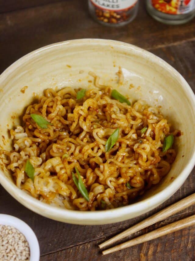 Viral Chili Garlic Maggi - My Dainty Soul Curry